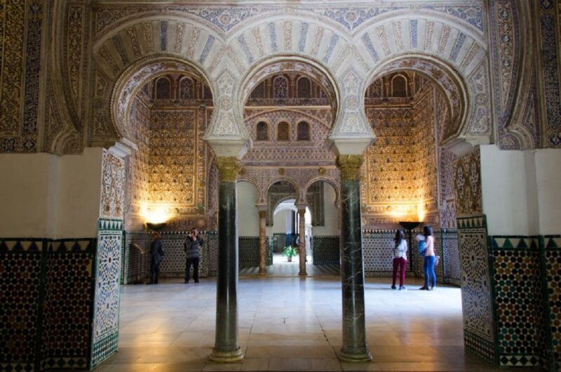 Seville: Alcázar, Cathedral & Giralda Fast Track Guided Tour - Who Should Book This Tour?