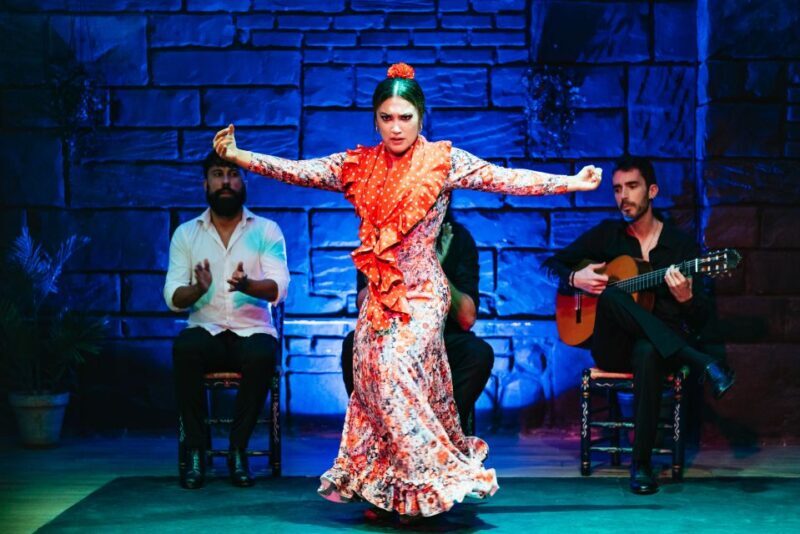 Seville: Baraka Sala Flamenca Show with Drink in Triana - FAQ
