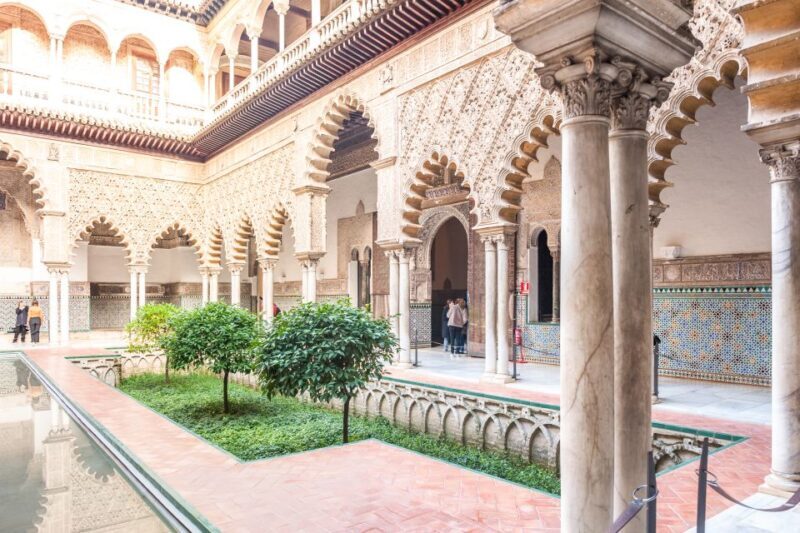 Seville: Cathedral, Giralda & Alcazar Entry With Guided Tour - Key Points