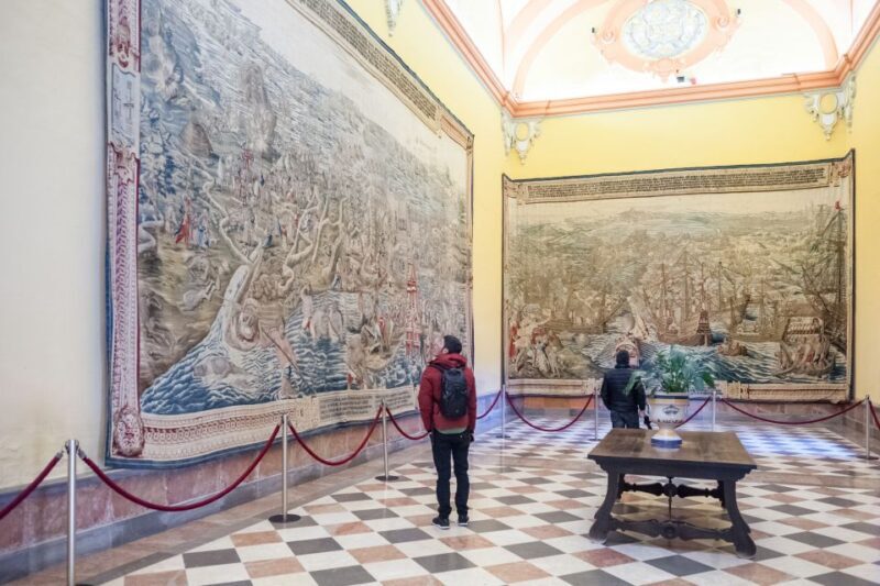 Seville: Cathedral, Giralda & Alcazar Entry With Guided Tour - Detailed Review of the Seville Guided Tour