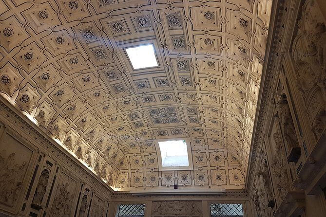 Seville Cathedral Tour including tickets and skip the line entry - The Sum Up