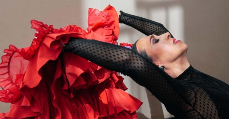 Seville: Enjoy a class of approach to flamenco - What to Expect from the Flamenco Class Experience in Seville