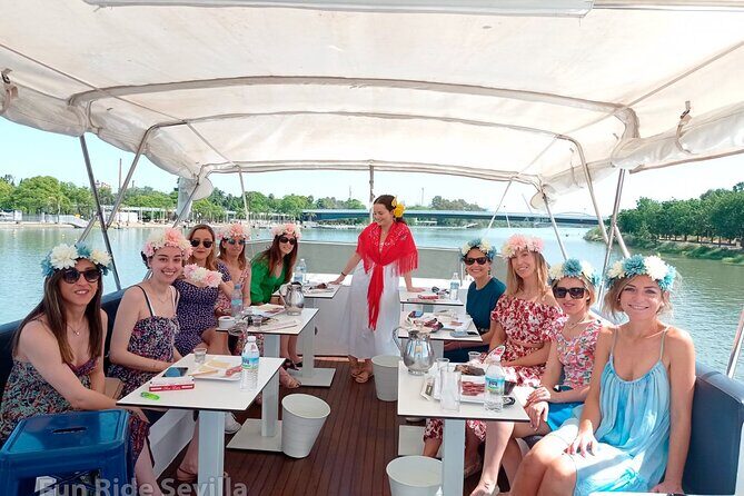 Seville: Guadalquivir River Cruise with Lunch or Dinner - The Views and Atmosphere