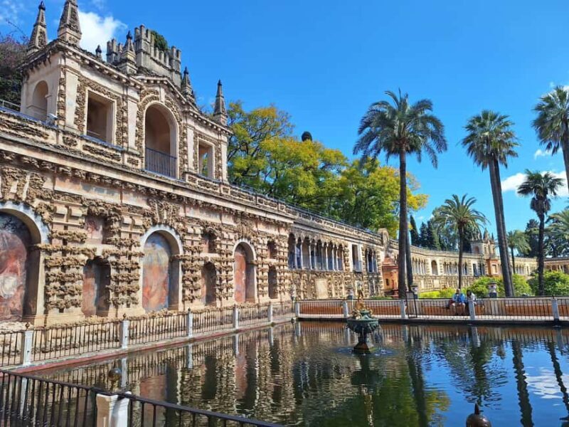 Seville: Guided tour of the Alcazar, Cathedral, and Giralda - An In-Depth Look at the Tour Experience