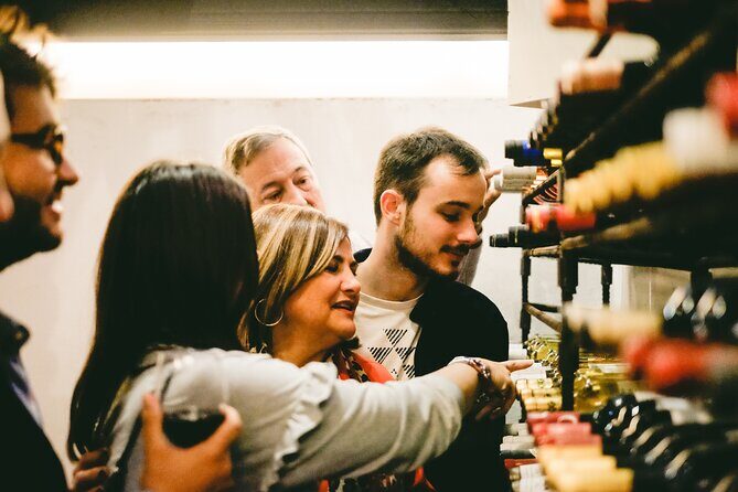 Seville Jewish Quarter Small Group Tour with Tapas and Drinks - Key Points