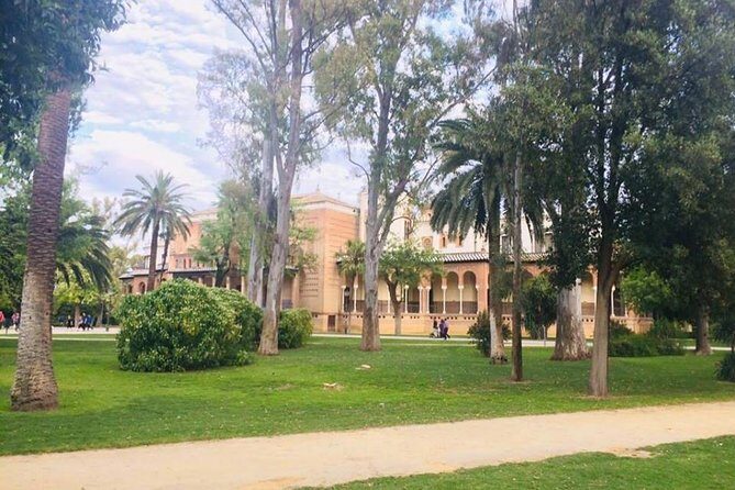 Seville Palaces: Dueñas Palace and Pilate House Tour - The Horse-Drawn Carriage Experience