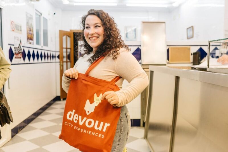 Seville: Private Tapas & History Tour in Triana Neighborhood - Authentic Reviews: What Past Guests Say