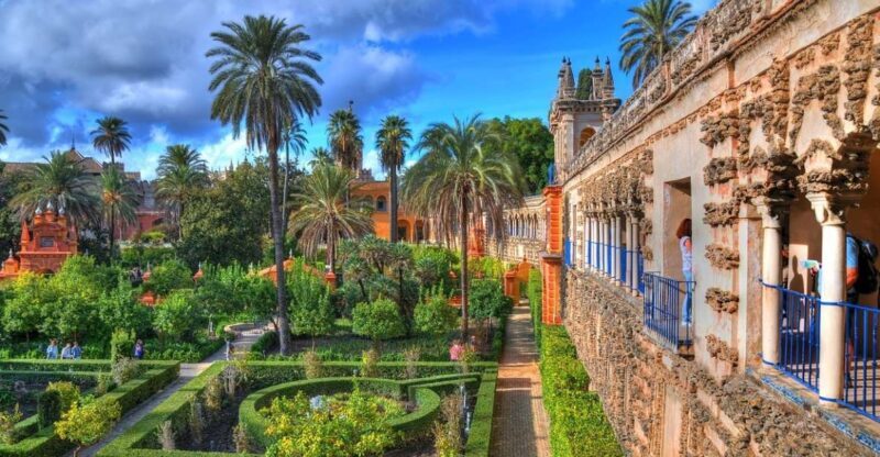 Seville: Real Alcazar of Seville Guided Tour and Ticket - Introduction to the Alcázar Guided Tour