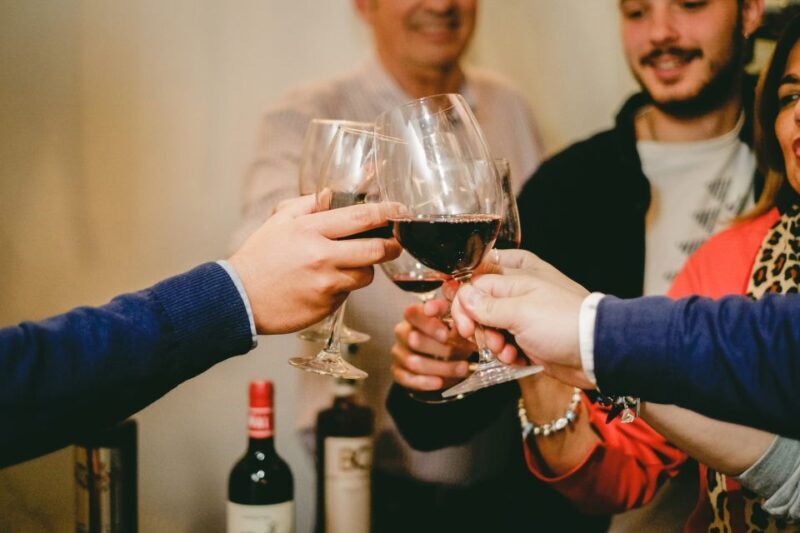 Seville: Small Group Jewish Quarter Tour with Tapas & Drinks - Why Choose This Tour? The Best Aspects