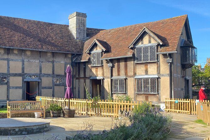 Shakespeares Stratford-Upon-Avon: A Self-Guided Audio Tour - Key Points