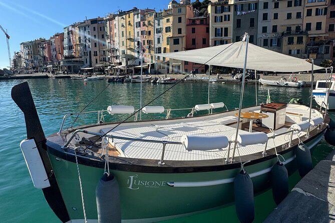 Shared boat tour of the Cinque Terre - Key Points