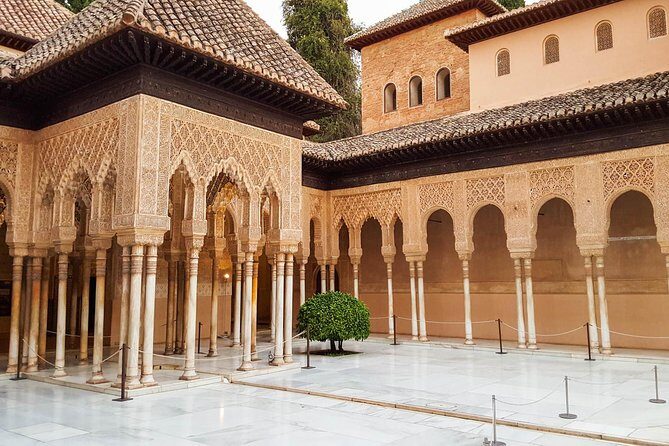 Shore Excursion from Almeria: Alhambra and Generalife Gardens - Discovering the Alhambra from Almeria: A Detailed Review