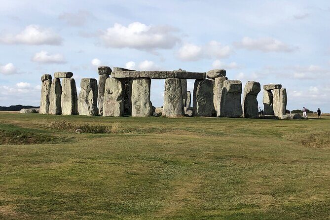 Shore Excursion Stonehenge & Salisbury Cathedral (Magna Carta) - Key Points