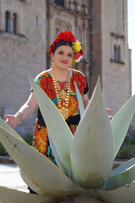 Show off your beauty wearing a typical Oaxacan costume + photo session - Detailed Breakdown of the Itinerary