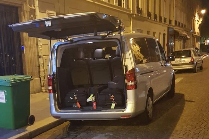 Shuttle Departure from Paris Hotel/Apartment to the Airport - Who Is This Shuttle Service Best Suited For?