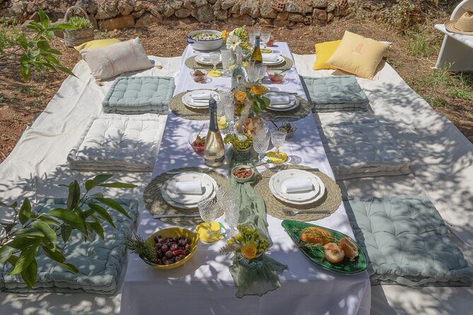 Sicilian Picnic in a Country House - The Value of the Experience