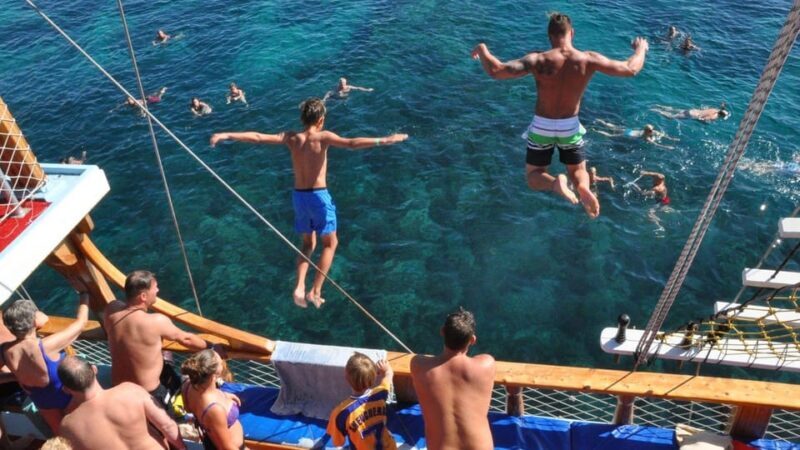 Side: Blue Laguna Boat Tour with Free Lunch & Drinks - The Pros and Cons Based on Reviews