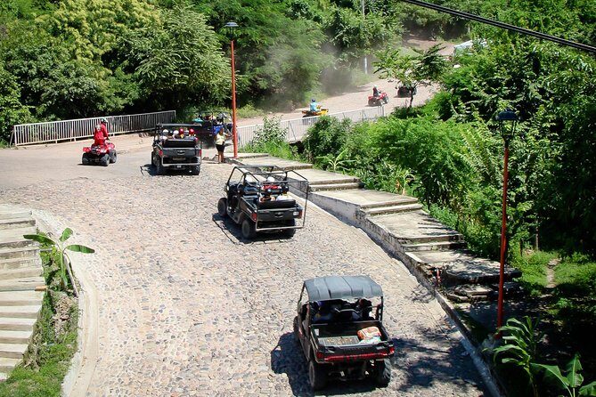 Side by side/rzr in the mountain, waterfull and tequila tasting - What the Tour Entails