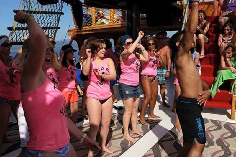 Side: Dolphin Island Boat Tour, Lunch, Sotf Drinks& Swimming - Who Is This Tour Best For?