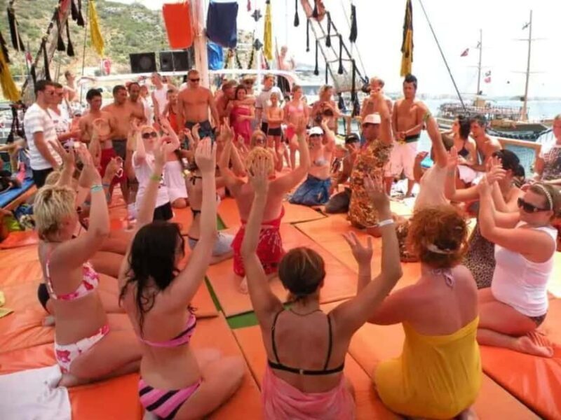 Side to Alanya Boat Tour with Soft Drinks & Cleopatra View - The Experience: A Detailed Breakdown