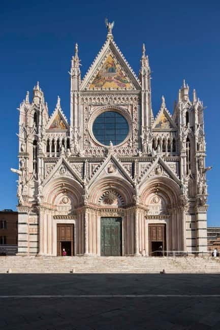 Siena: City tour with entrance to the Duomo and a view from above - Meeting and Introduction