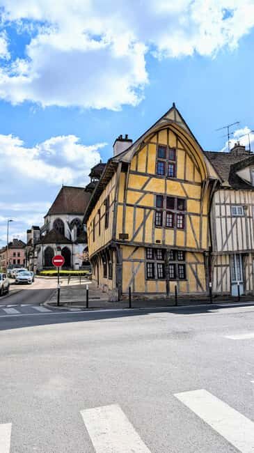 Sightseeing tour of the historic center of Troyes - Key Points