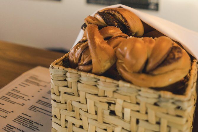 Silent Whale Watching on Hybrid-Electric Boat with Scenic Bustrip - FAQ