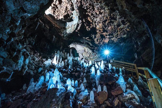 Silver Circle: Lava Cave, Waterfalls & Iceland Horses-Small Group - Key Points  