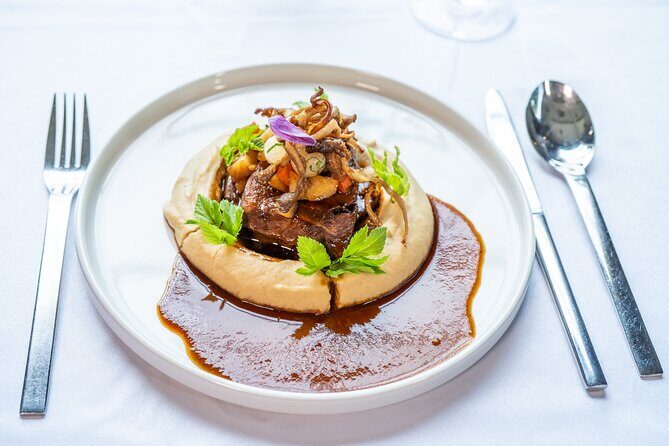 Sinatra Tribute Show and Dinner Experience in Manes - FAQ  