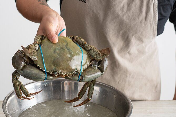 Singapore Chilli Mud Crab Cooking Class - Key Points