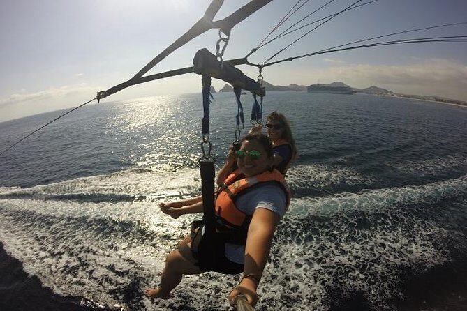 Single, or Double PARASAILING in Cabo with Views of The Arch - FAQ