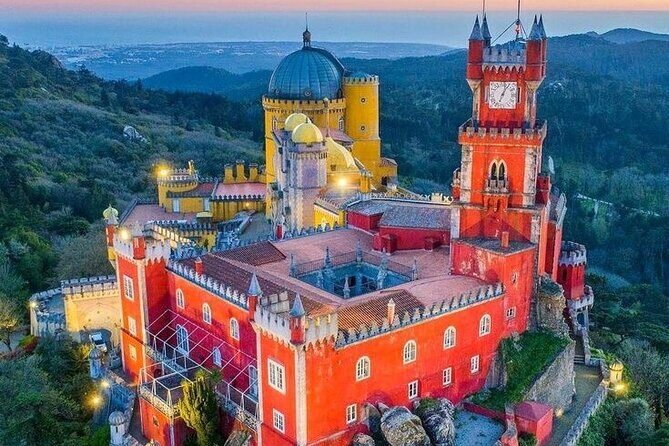 Sintra 1/2 day tour + Pena Palce + 2 gifts (inc. tickets) - Key Points