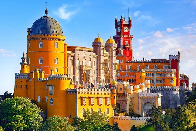 Sintra, Pena Palace, Quinta da Regaleira & Cascais Group Tour - FAQ