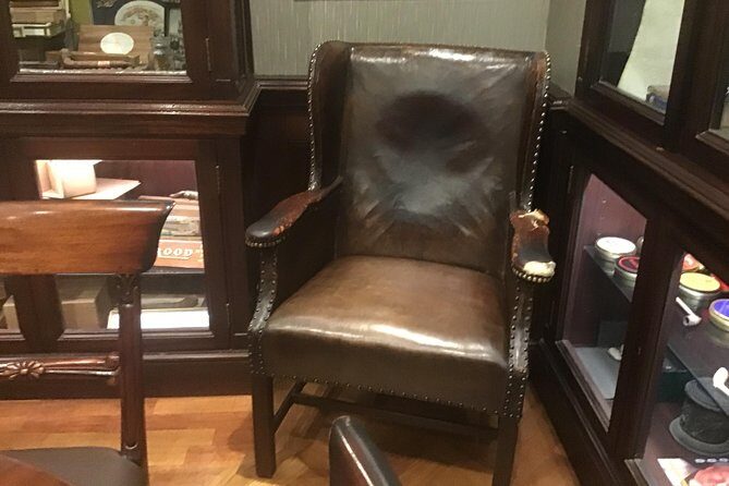 Sir Winston Churchill Private Walking Tour & War Rooms - The Guides: Knowledgeable, Engaging, and Personable