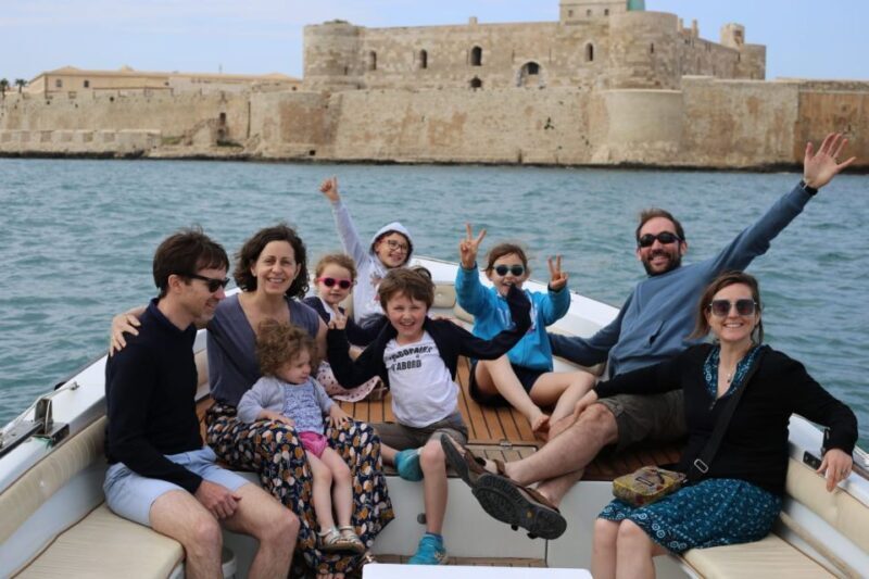 siracusa boat tour with visit to sea caves and ortigiaisland - Key Points