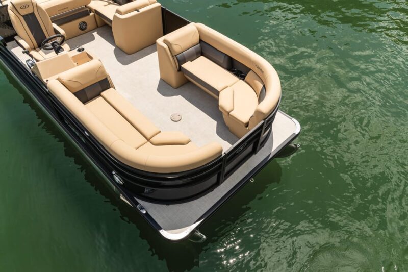 Sister Bay: 25' Pontoon Rental - Enhancing Your Experience with Water Toys