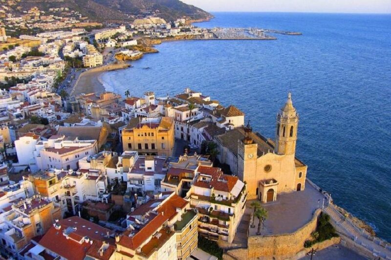 Sitges: Sailboat trip + walking tour and wine cellar tour - An Authentic Dive into Sitges: The Tour Breakdown