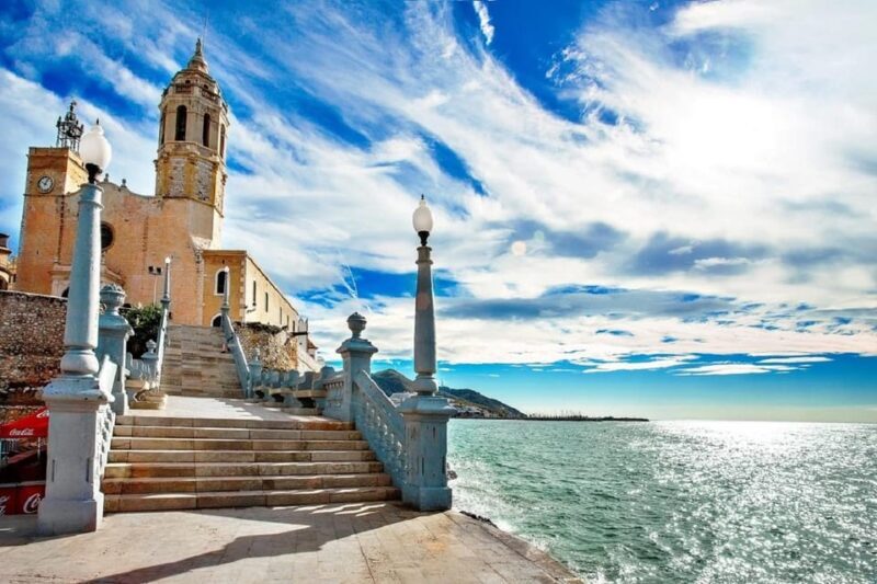 Sitges: Sailboat trip + walking tour and wine cellar tour - FAQs