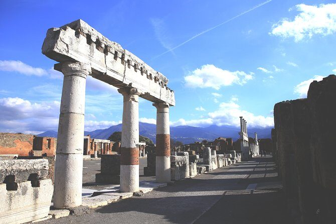 Skip-the-Line Best of Pompeii in one Day Tour w Local Guide & new opened houses - An immersive journey through Pompeii’s streets and hidden corners