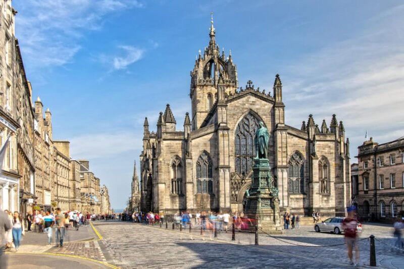 Skip-the-line Edinburgh Castle with Old Town Walking Tour - Who Should Consider This Tour?