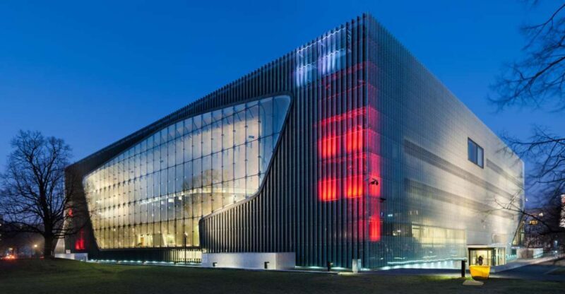 Skip-the-Line Polin Museum Warsaw Jewish History Tour - Introduction: A Deep Dive into Warsaw’s Jewish Past