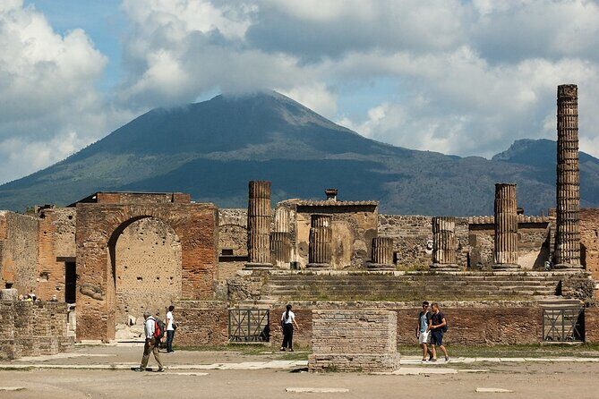 Skip the Line Pompeii Guided Tour from Naples - Who Will Love This Tour?