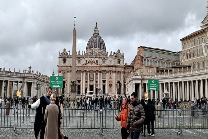Skip the Line St Peter Basilica Papal Tomb Audio Guide with Water - FAQ