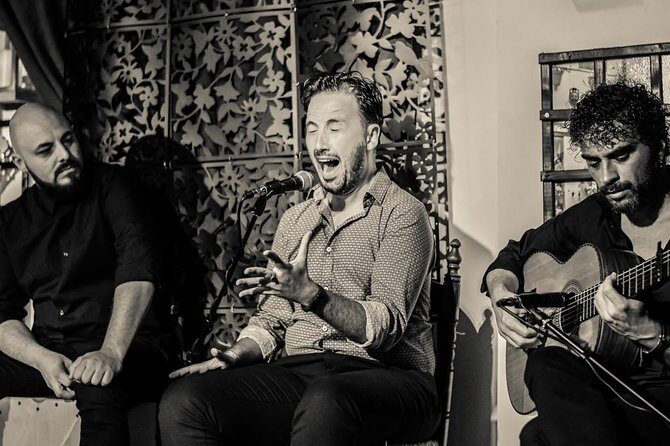 Skip the line: Tablao Flamenco Andalusí Ticket - The Setting and Location