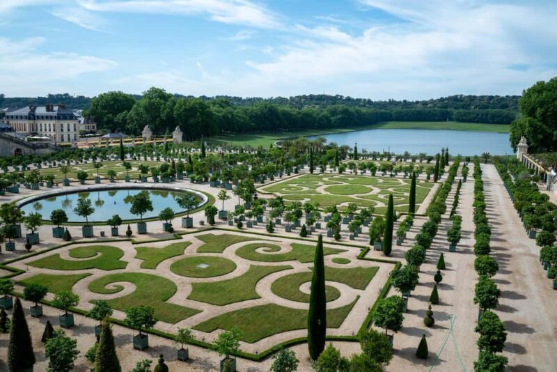 Skip-the-Line Versailles Palace & Garden Tour with Transport - Key Points