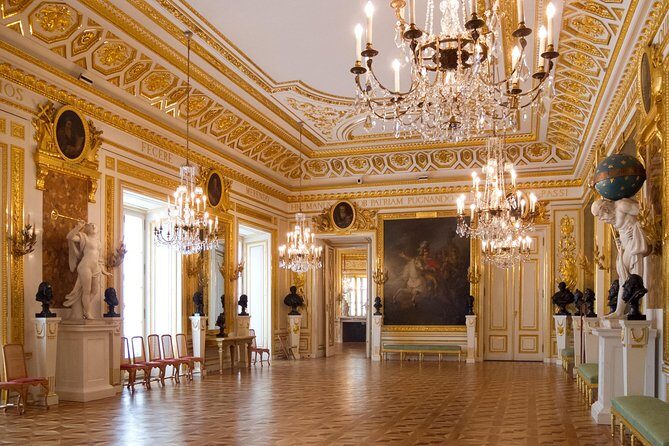Skip-the-Line Warsaw Royal Castle Private Guided Tour - Considerations for Travelers