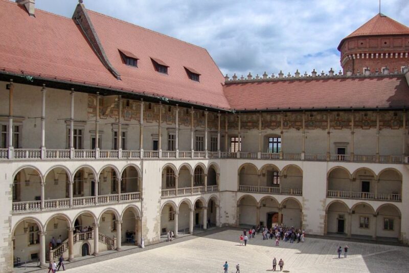 Skip-the-Line Wawel Castle Chambers Private Tour - A Deep Dive into the Experience