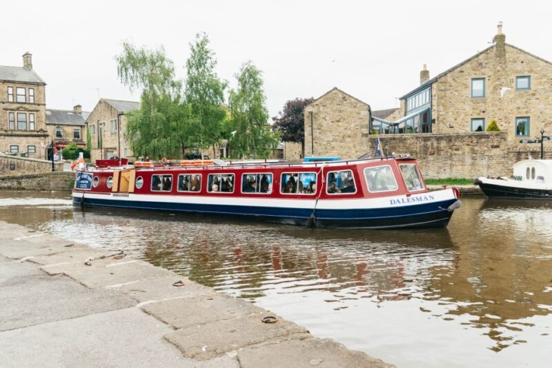 Skipton: 2-Hour Afternoon Tea Cruise - A Closer Look at the Experience
