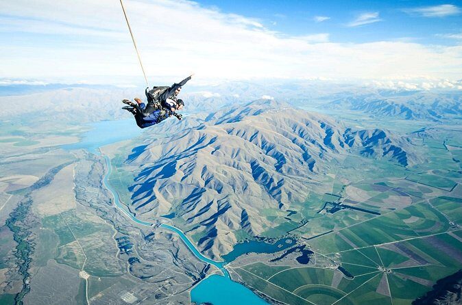 Skydive Mt. Cook - 45+ Seconds of Freefall from 13,000ft - Authenticity and the Kiwi Spirit
