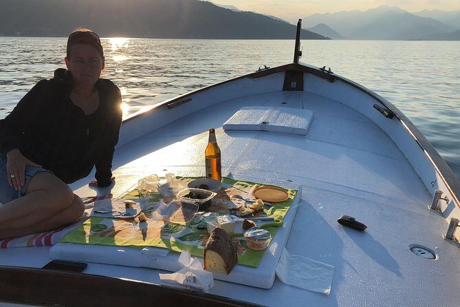 Slow boat tour for small groups with appetizer on Lake Maggiore - Practical Details and Tips